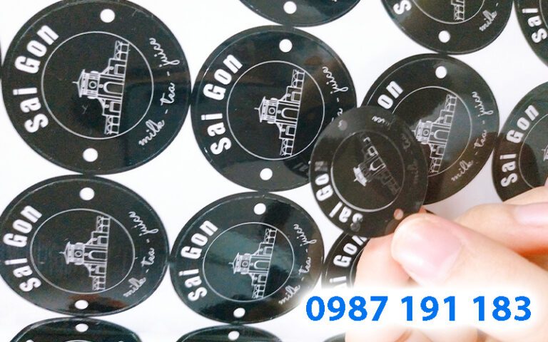 In tem nhãn trong suốt chống nước nhìn xuyên 300 - 500đ/tem